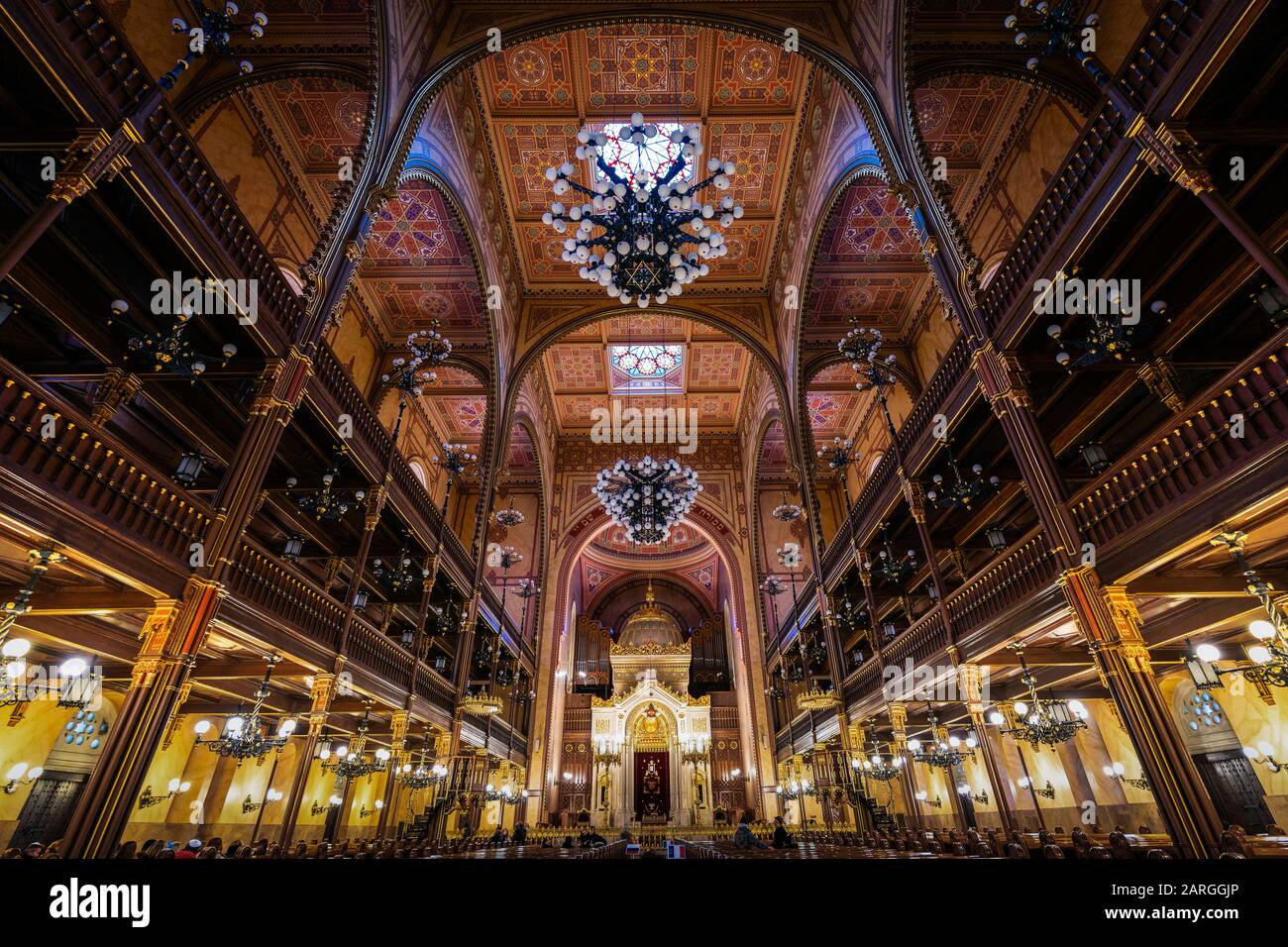 Budapest synagogue inside hi-res stock photography and images - Alamy
