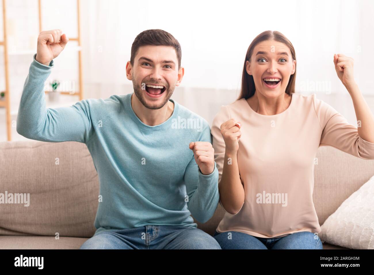 Hands Of Victory High Resolution Stock Photography and Images - Alamy