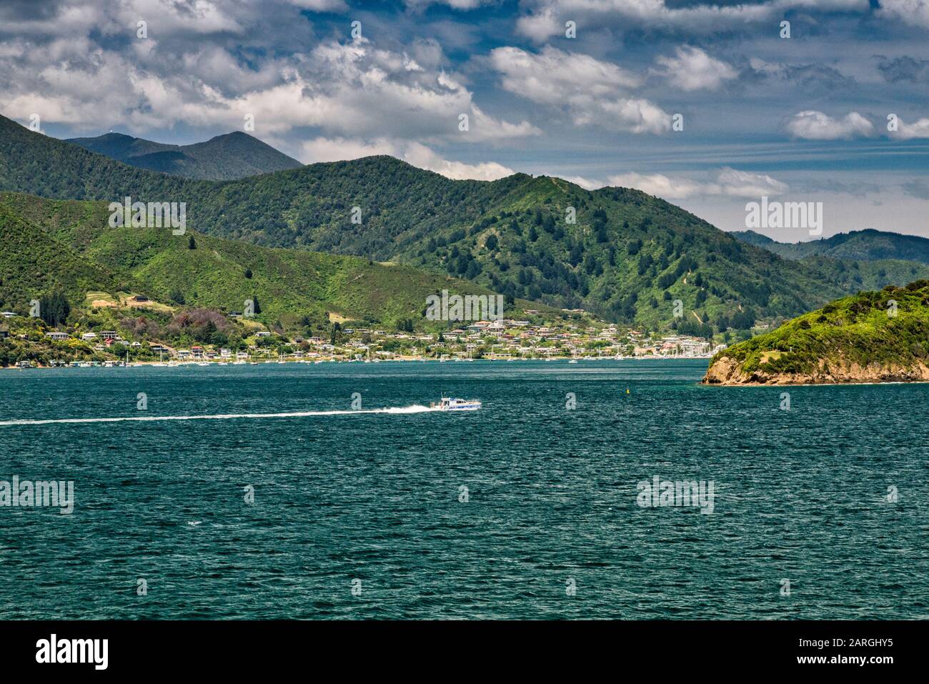 Waikawa bay hi-res stock photography and images - Alamy