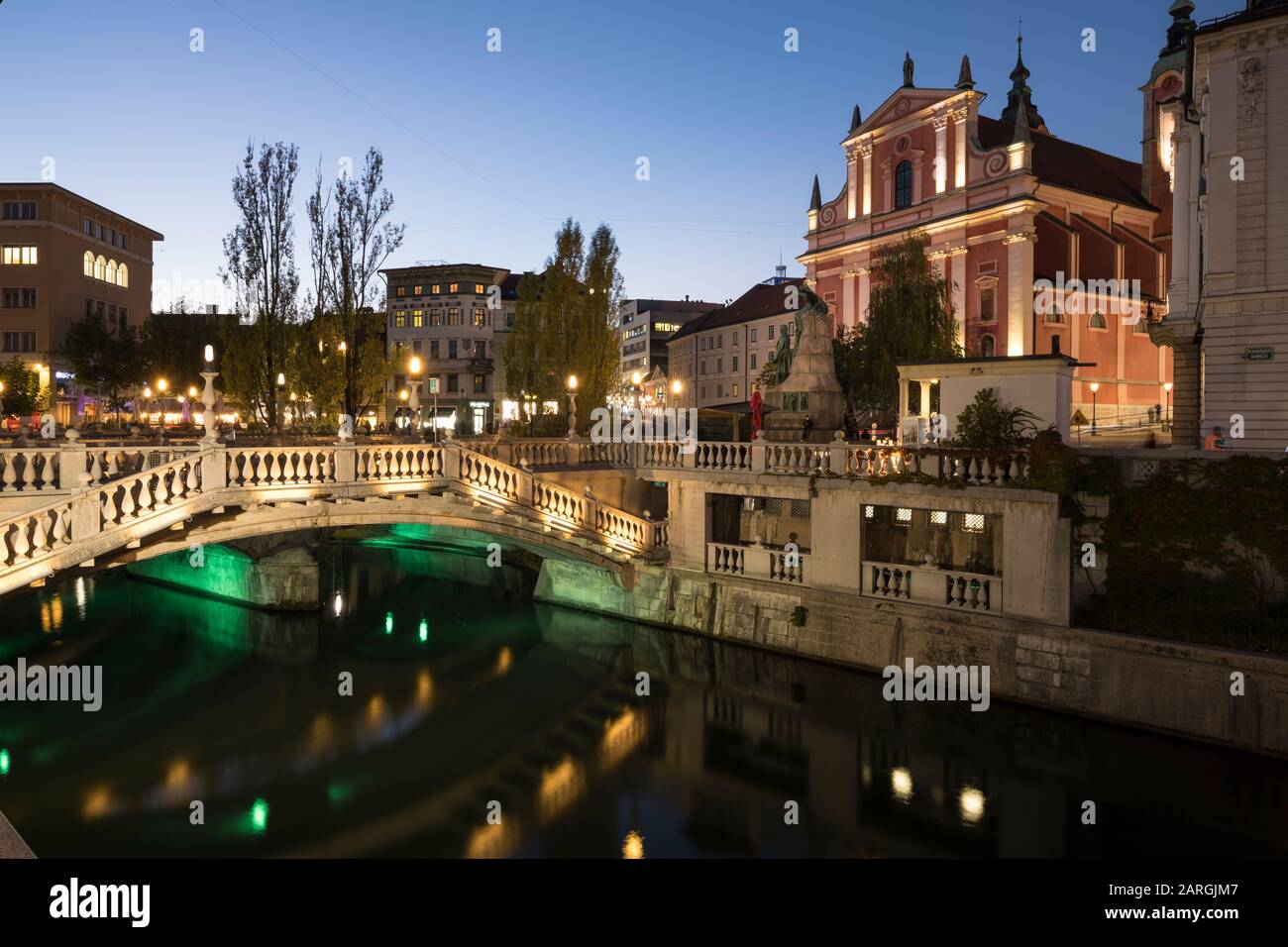 Triple Bridges, Old Town, Ljubljana, Slovenia, Europe Stock Photo - Alamy