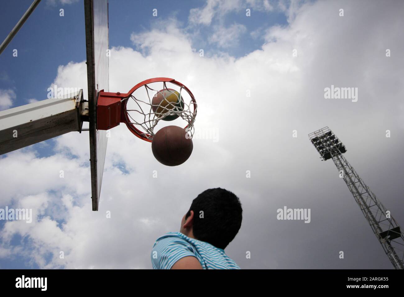 Nba half court basketball hi-res stock photography and images - Alamy