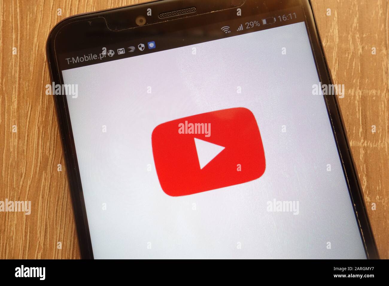 Youtube play logo hi-res stock photography and images - Alamy