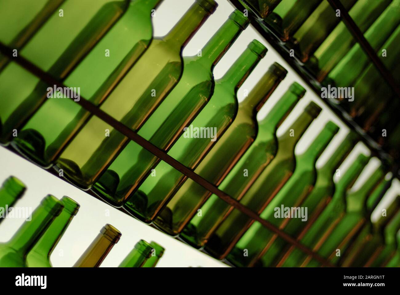 Empty many hi-res stock photography and images - Alamy