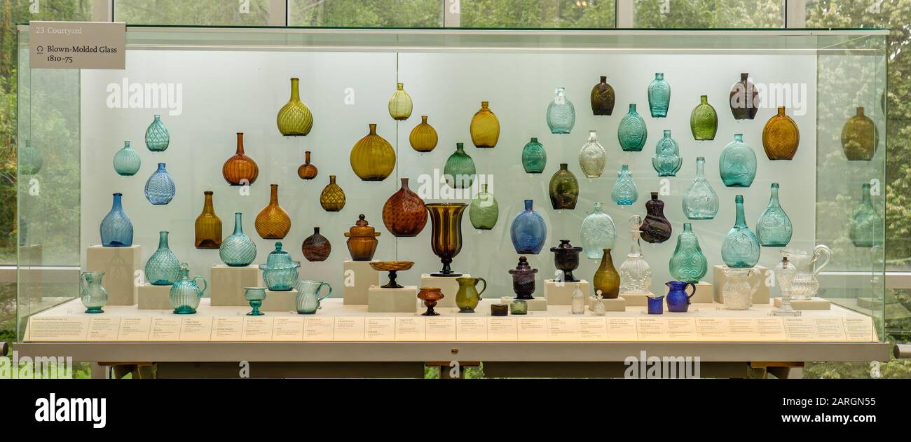 Glass exhibit hi-res stock photography and images - Alamy