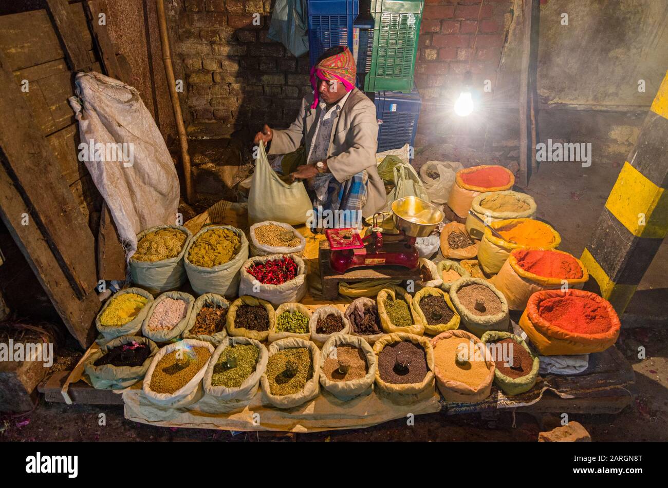 New delhi railway station bazaar hi-res stock photography and images ...
