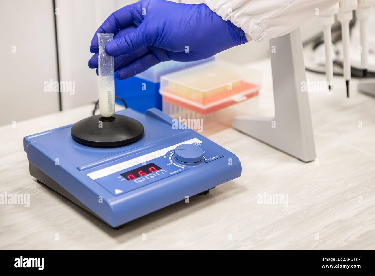 Forensic laboratory chemical flask hi-res stock photography and images ...