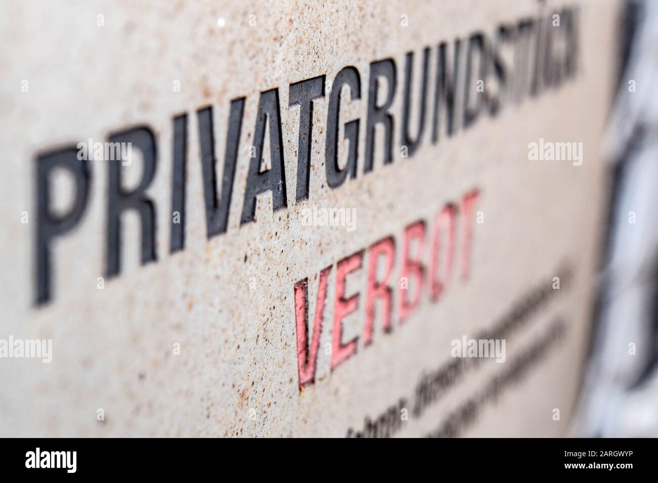 Private property notice on gate hi-res stock photography and images - Alamy