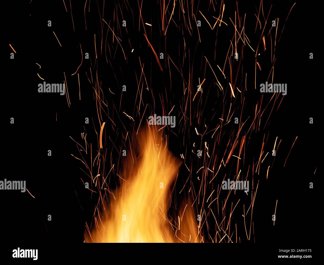 Campfire on black fire flame hi-res stock photography and images - Alamy