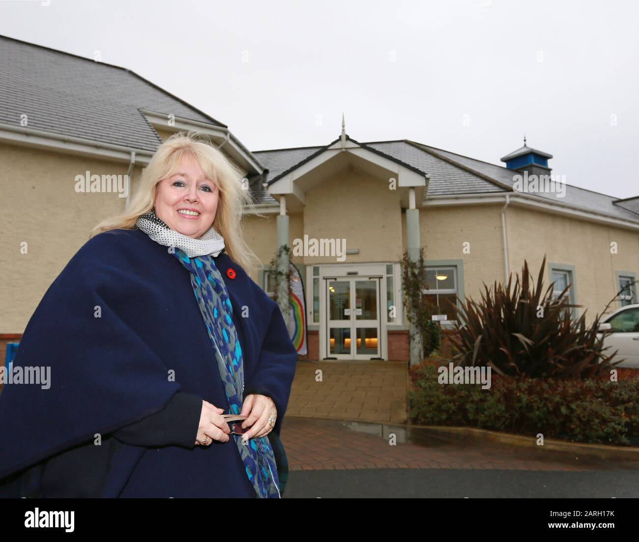 Dwina gibb robin gibb hi-res stock photography and images - Alamy