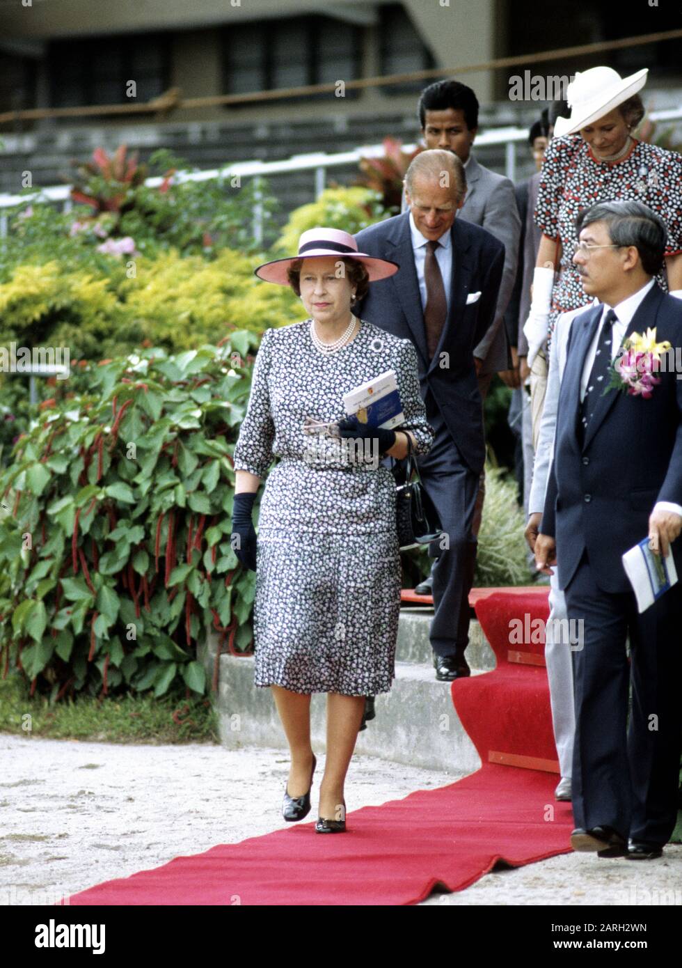 Queen elizabeth ii collectables hi-res stock photography and images - Alamy