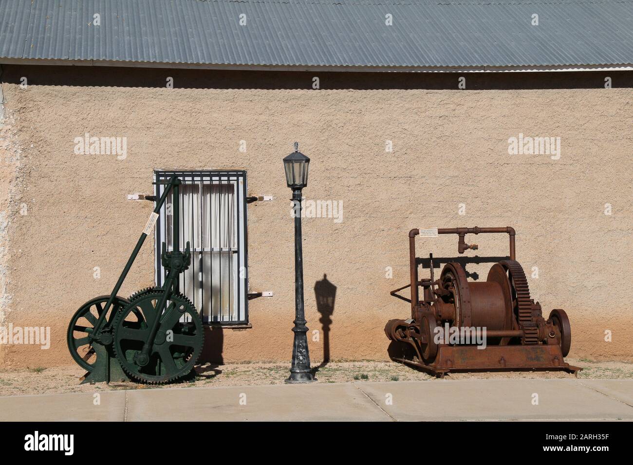 Vintage antique farm tools hi-res stock photography and images - Alamy