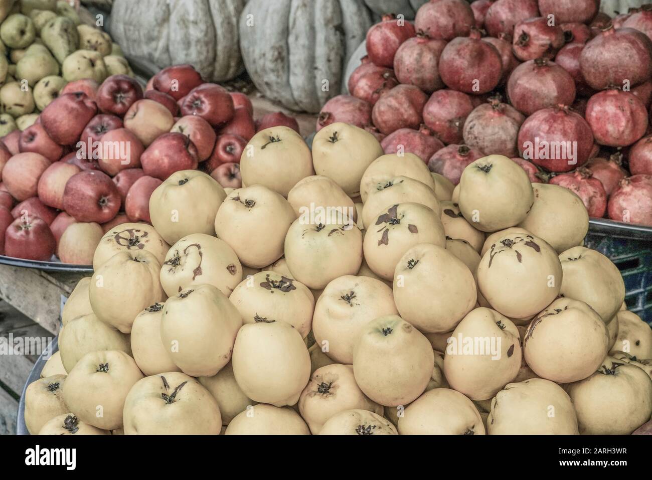 Variety of fresh fruits at a grocery store Stock Photo - Alamy