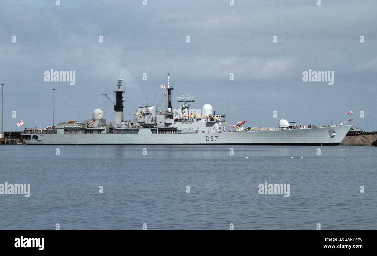 HMS Edinburgh moored in Scotland 1990 Stock Photo - Alamy