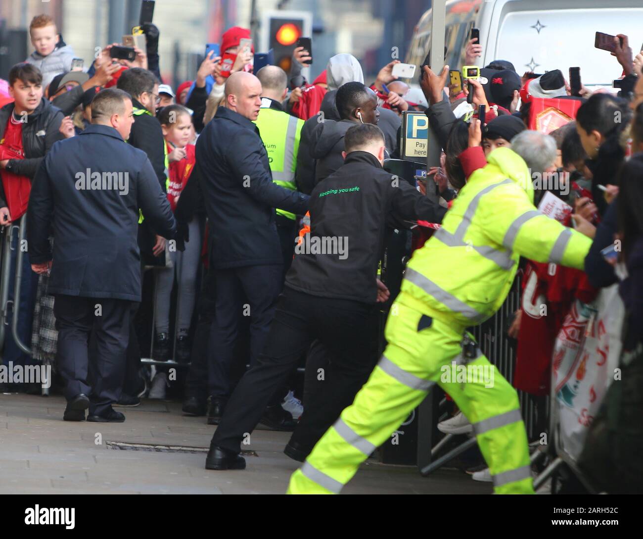 LIVERPOOL,UK LIVERPOOL FC CROWD MAYHEM CREDIT IAN FAIRBROTHER/ALAMY ...