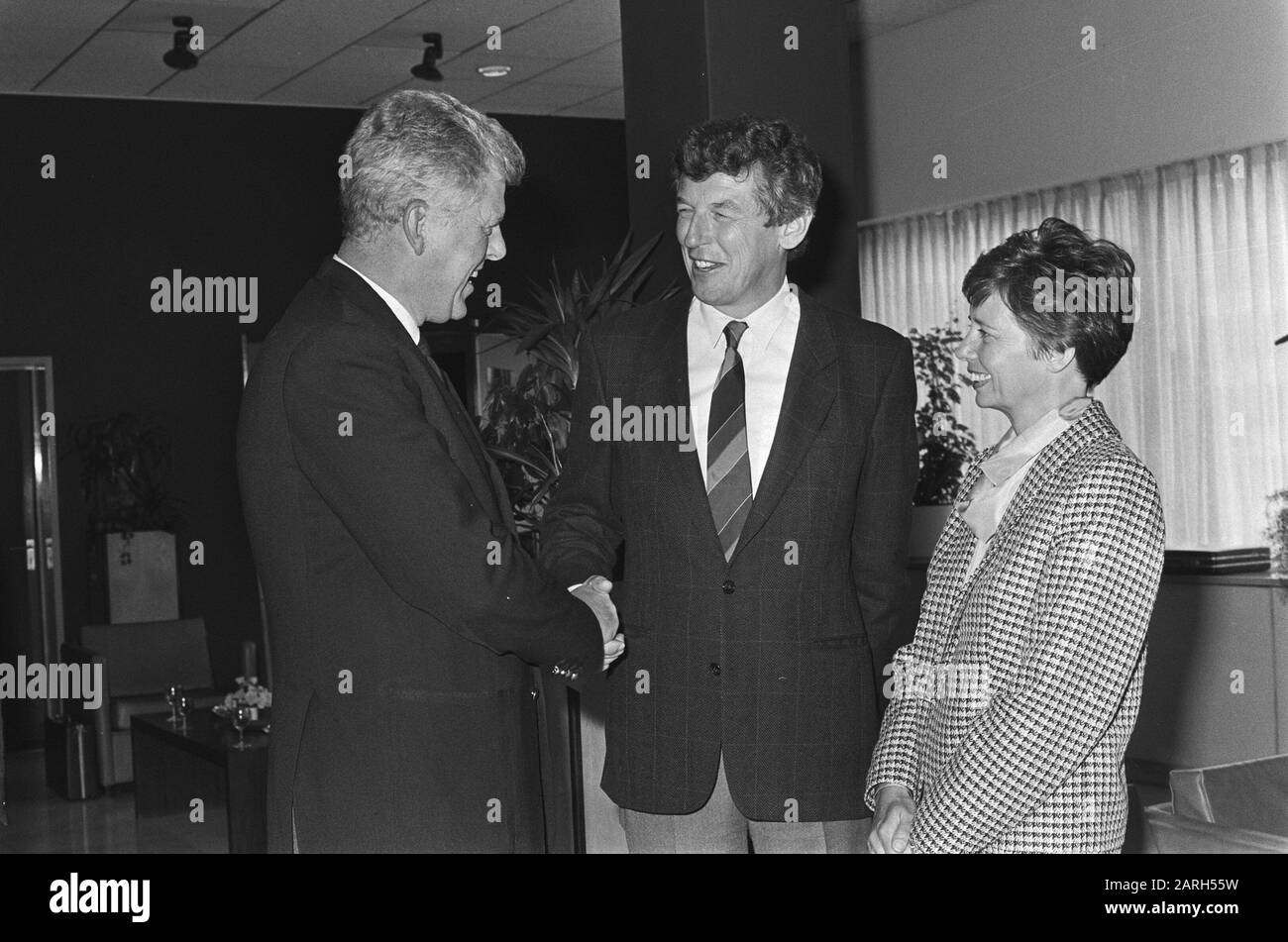 Wim Kok says goodbye to SER; left Duisenbeg en right s mrs Kok Date: 23 ...