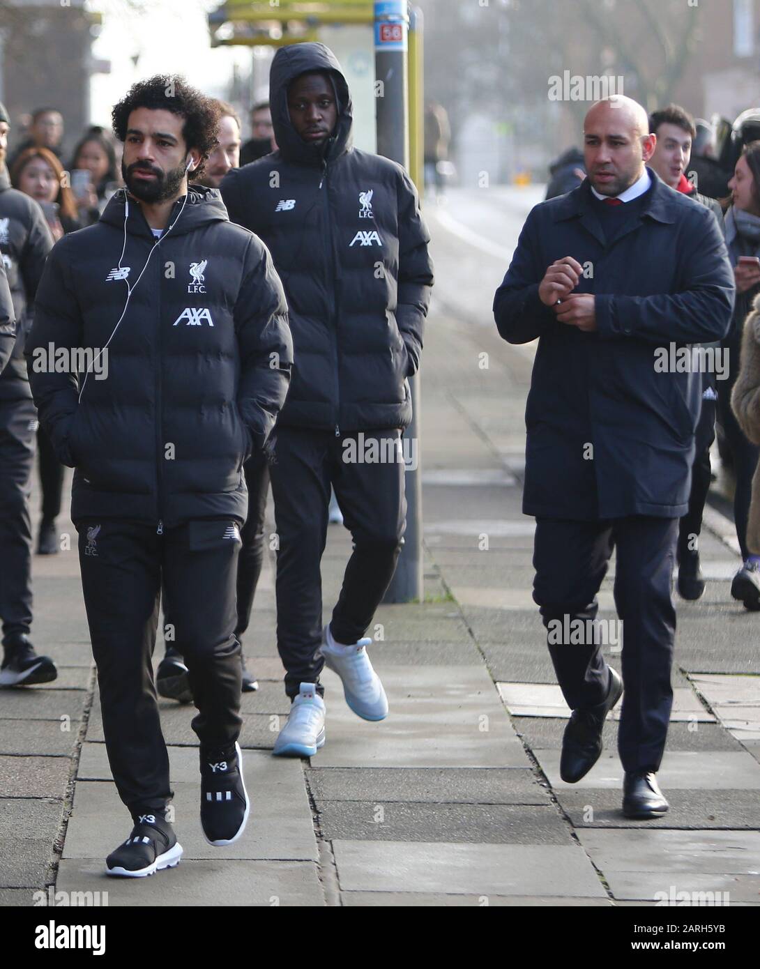 LIVERPOOL,UK LIVERPOOL FC CROWD MAYHEM CREDIT IAN FAIRBROTHER/ALAMY ...