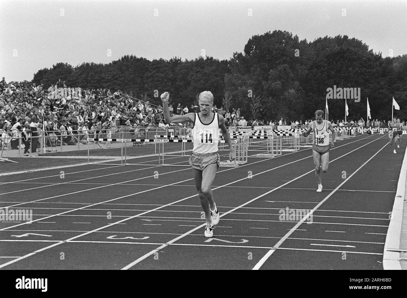 Winner 5000m klaas lok finishes hi-res stock photography and images - Alamy