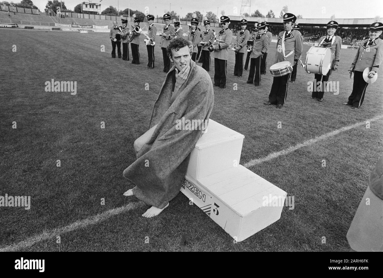 Winner kevin forster wrapped hi-res stock photography and images - Alamy