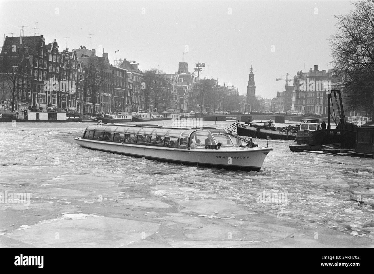 Ice boats in netherlands hi-res stock photography and images - Alamy