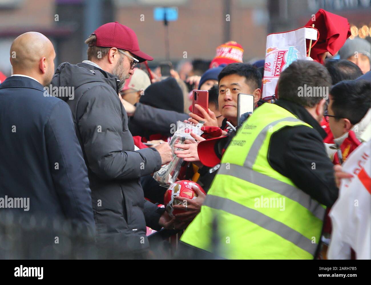 LIVERPOOL,UK LIVERPOOL FC CROWD MAYHEM CREDIT IAN FAIRBROTHER/ALAMY ...