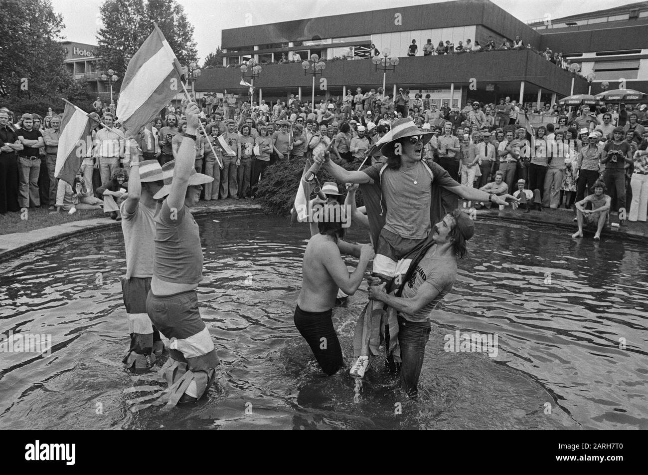 World cup 1974 supporters hi-res stock photography and images - Alamy