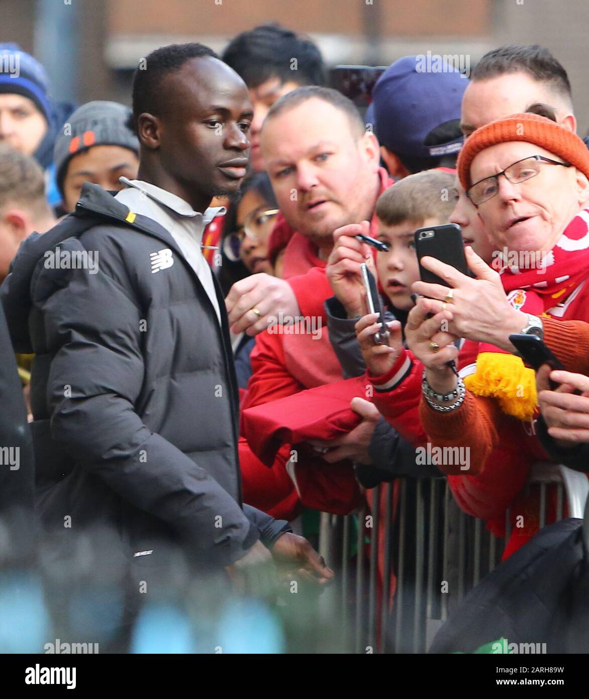 LIVERPOOL,UK LIVERPOOL FC CROWD MAYHEM CREDIT IAN FAIRBROTHER/ALAMY ...