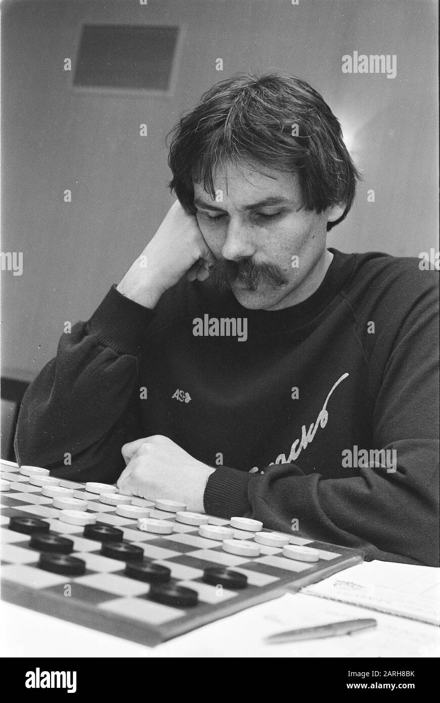 World championship checkers hi-res stock photography and images - Alamy