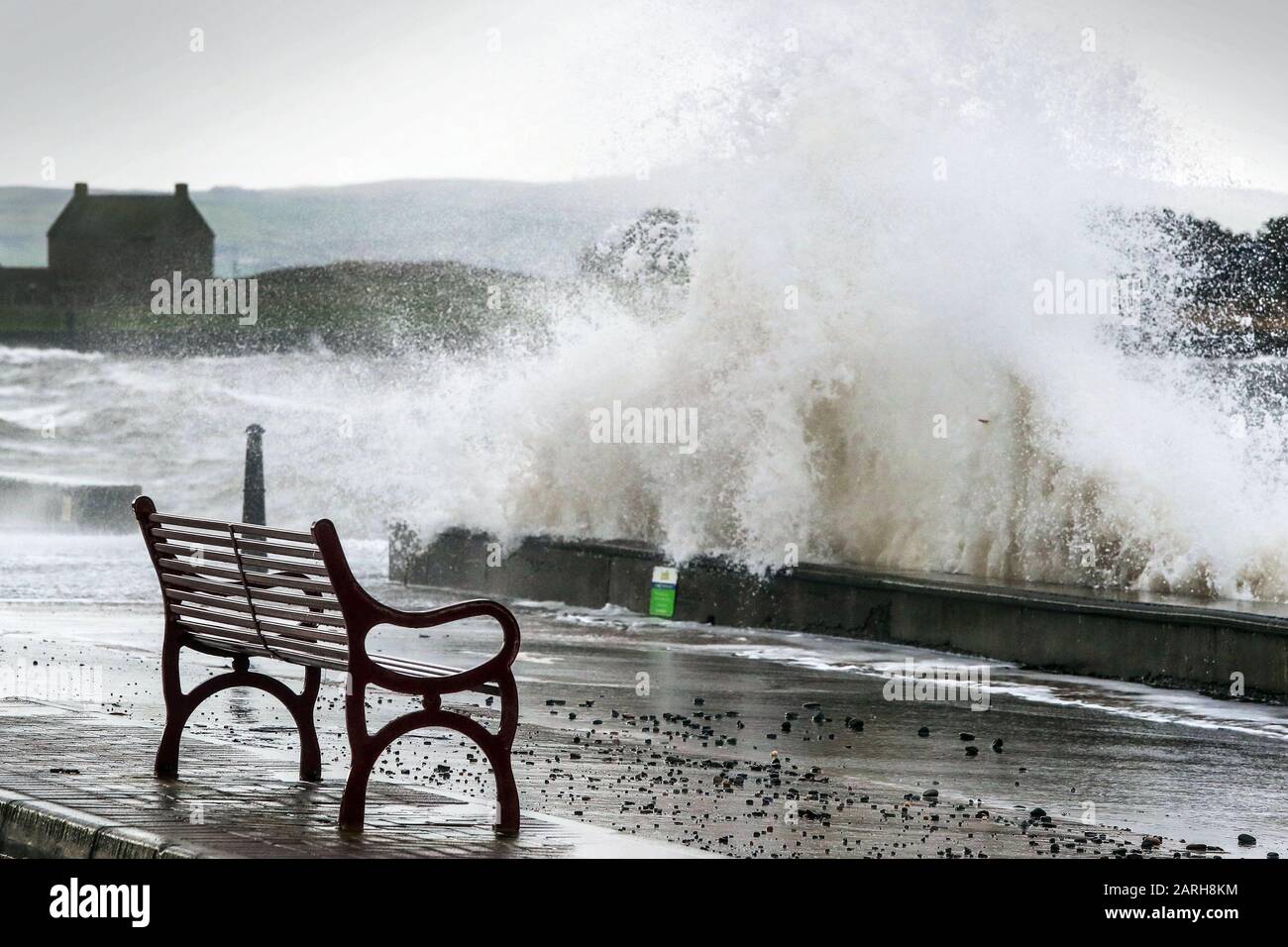 Prestwick, UK. 28th Jan, 2020. Strong winds continue to hit the west ...