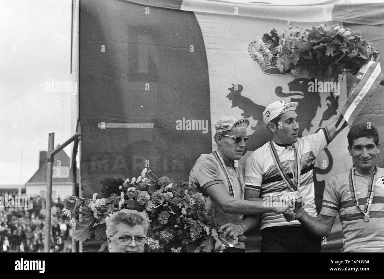 Finishing stages hi-res stock photography and images - Alamy