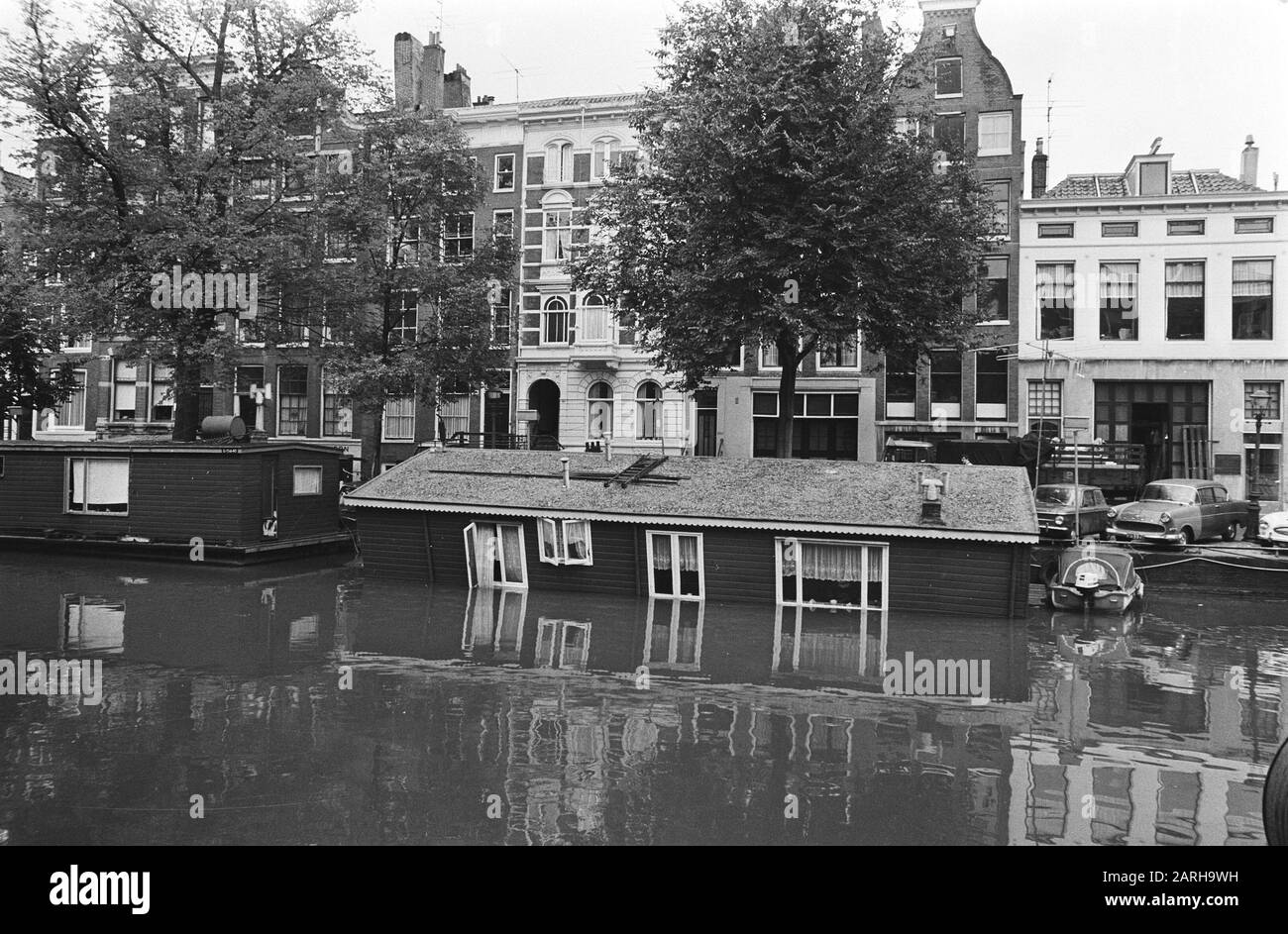 Netherlands sinking houseboat Black and White Stock Photos & Images - Alamy