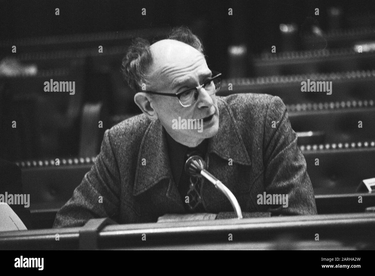 14 february 1977 hi-res stock photography and images - Alamy