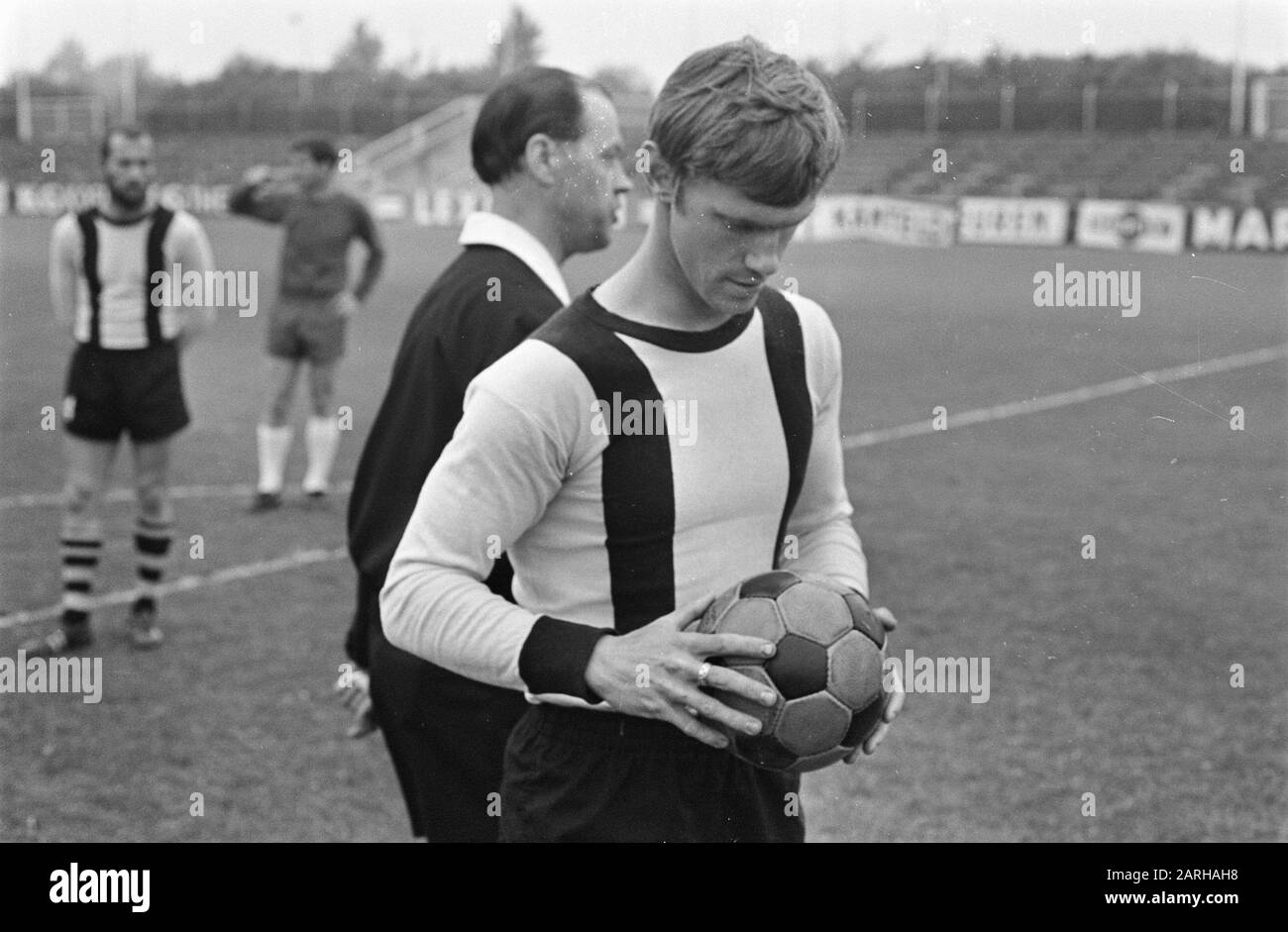 Two minutes henk wery hi-res stock photography and images - Alamy