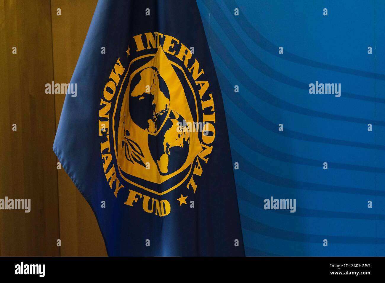 Imf headquarters entrance hi-res stock photography and images - Alamy