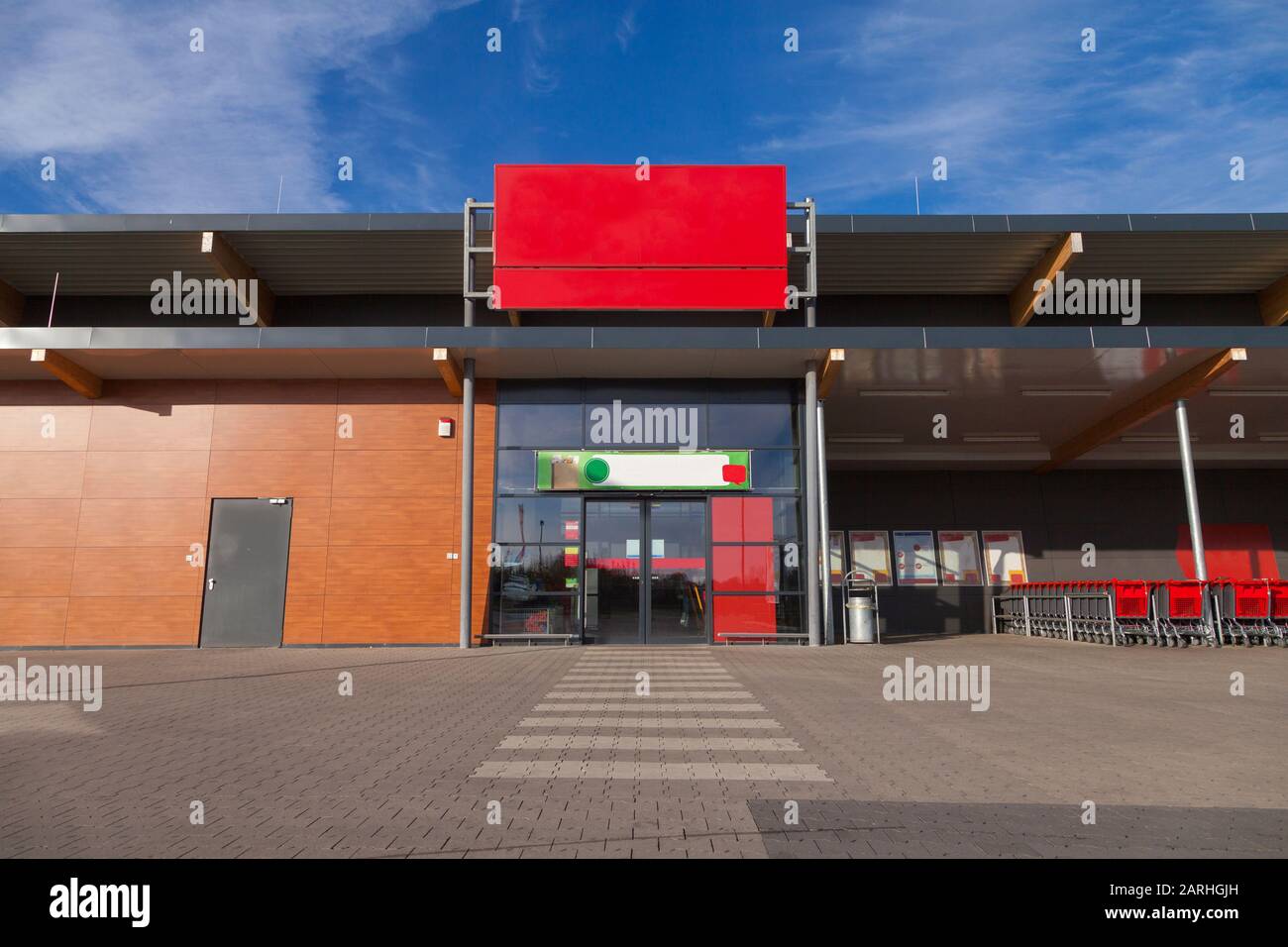 Supermarket service station hi-res stock photography and images - Alamy
