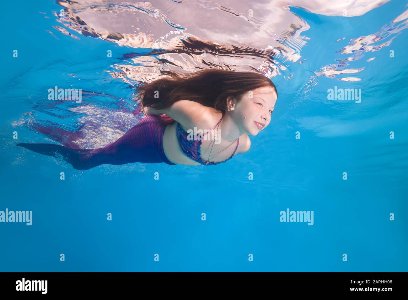 Pretty mermaid underwater hi-res stock photography and images - Alamy