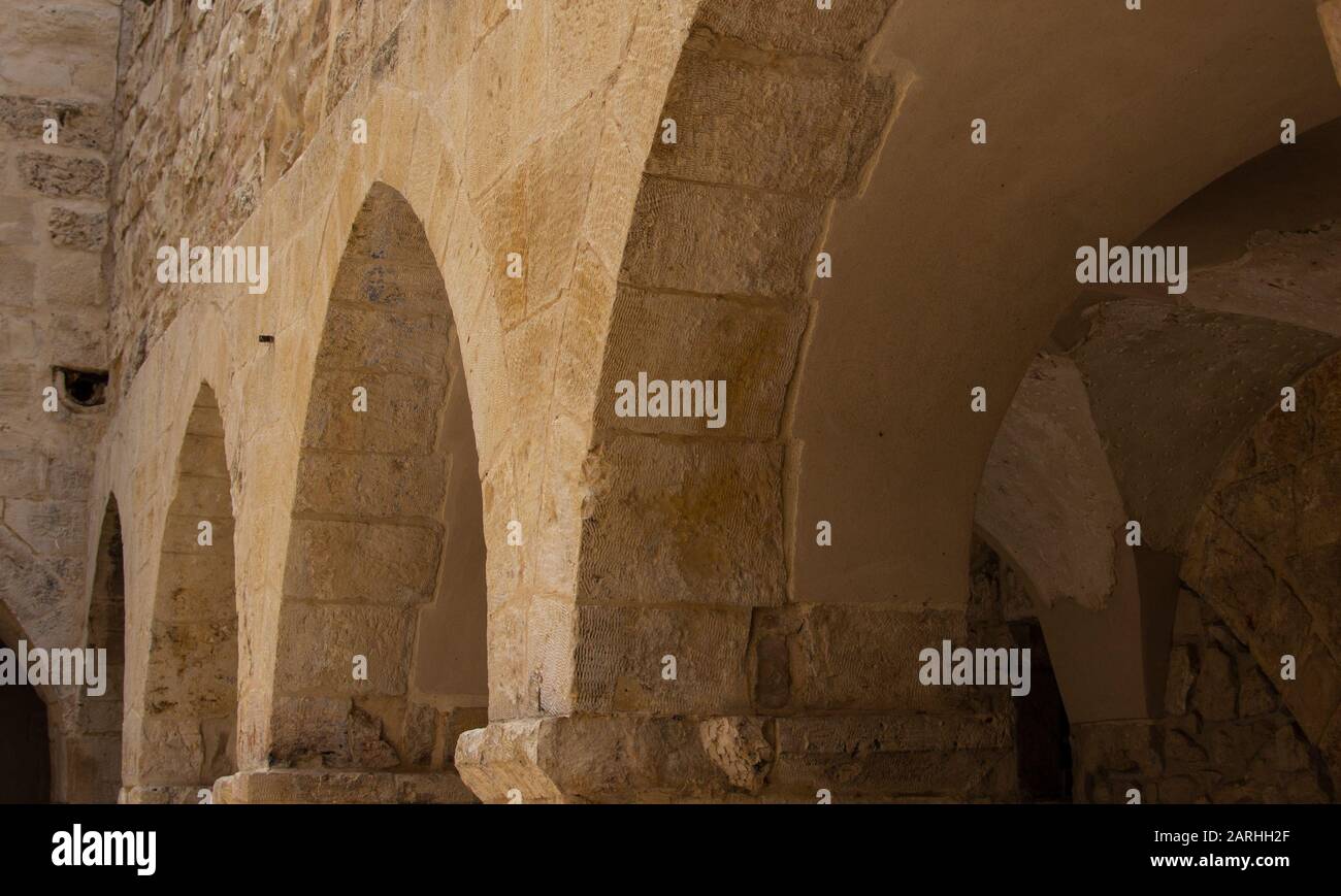 Roman arch with keystone hi-res stock photography and images - Alamy