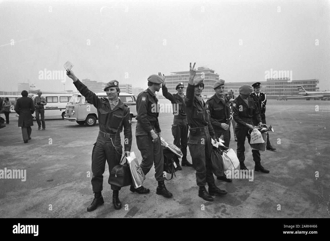 Schiphol v sign hi-res stock photography and images - Alamy