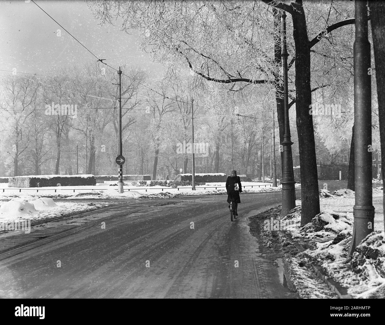 1940s snow scene Black and White Stock Photos & Images - Alamy