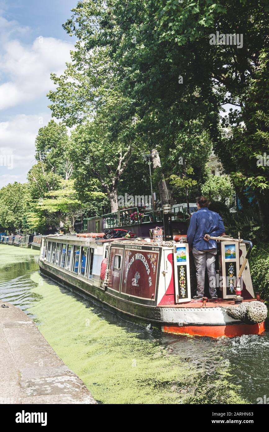 London waterbus in little venice hi-res stock photography and images ...