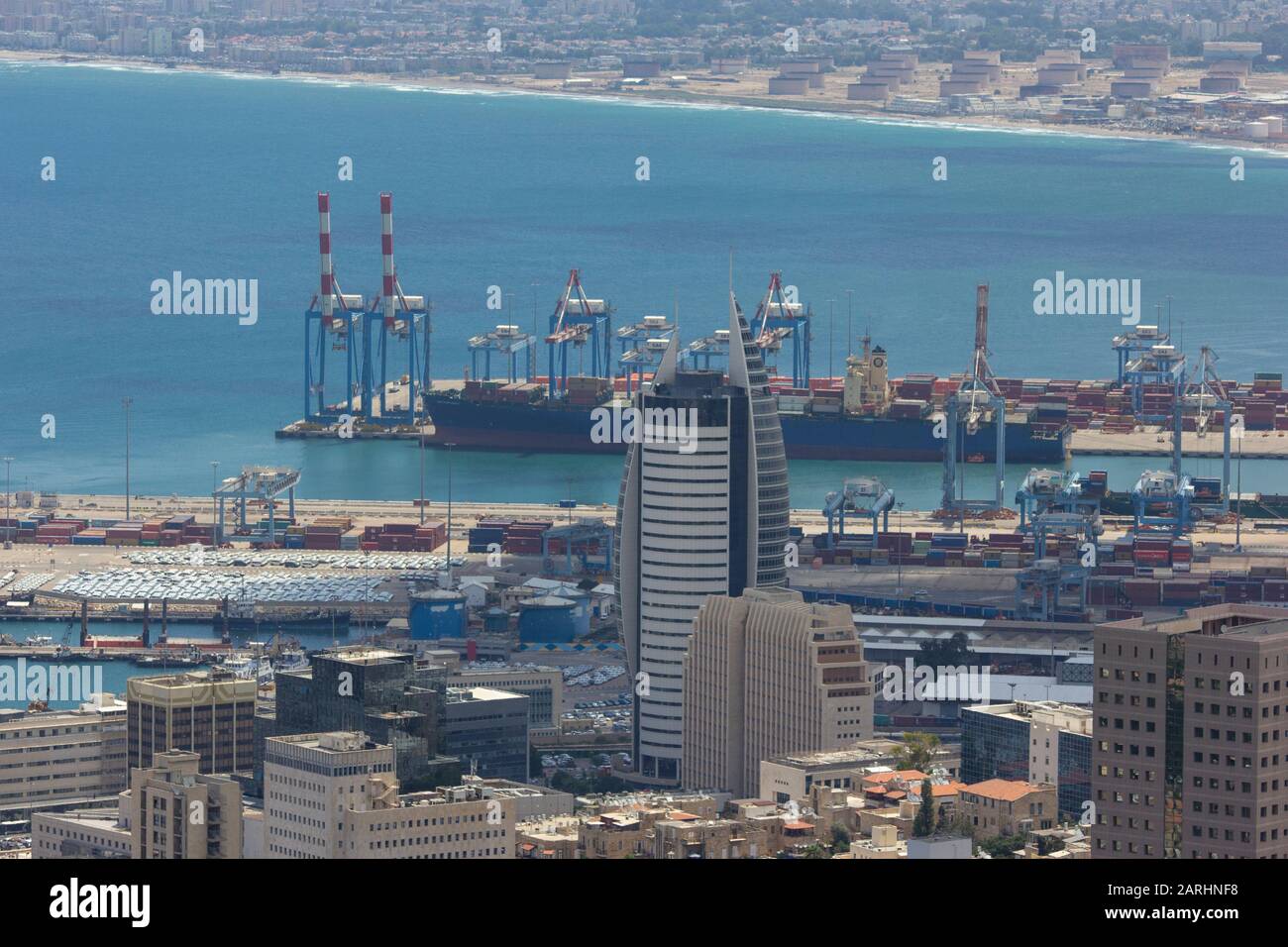 Shipping container architecture hi-res stock photography and images - Alamy