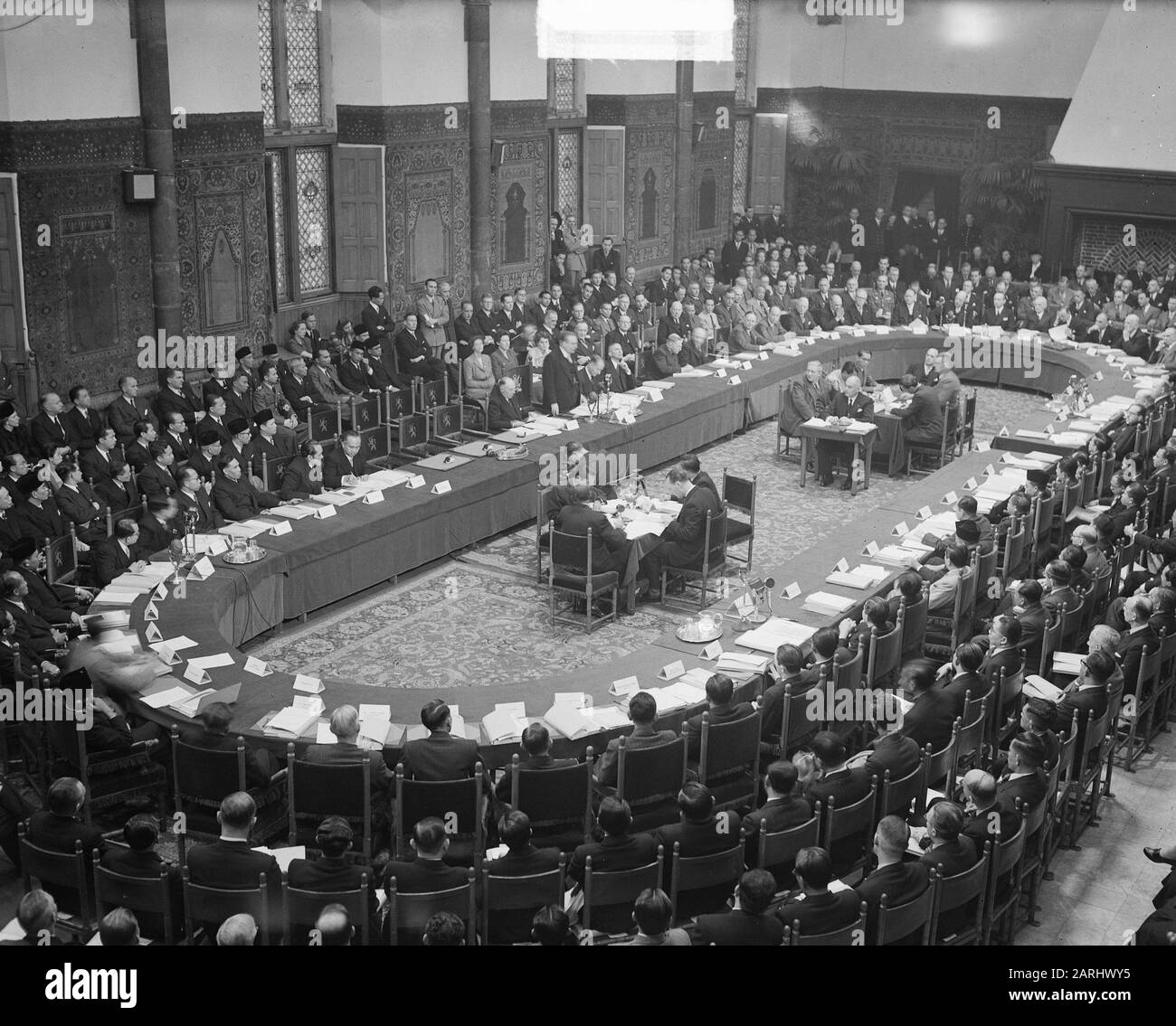 Duplicate overview hi-res stock photography and images - Alamy