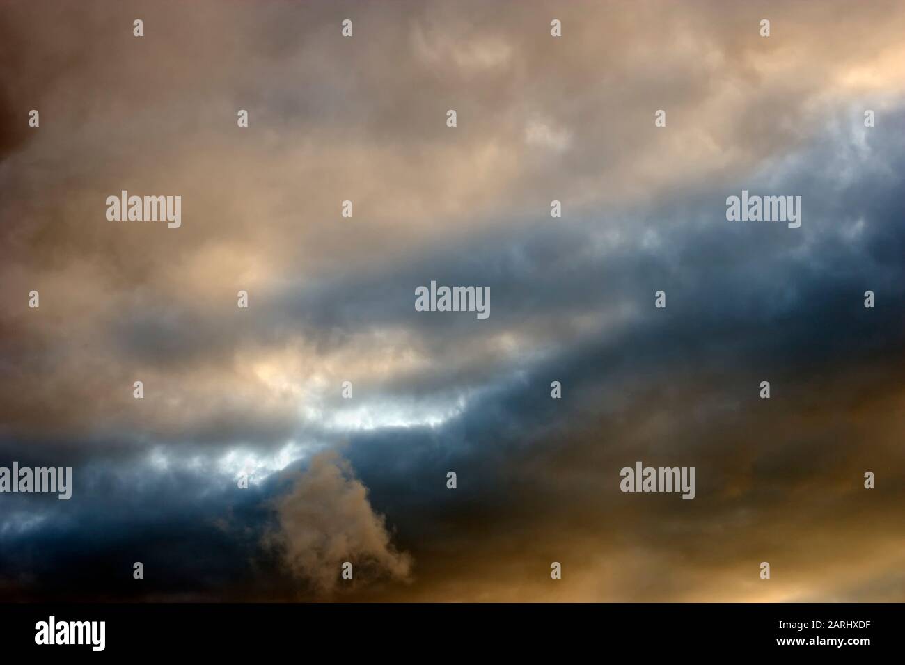 Sky background storm background hi-res stock photography and images - Alamy
