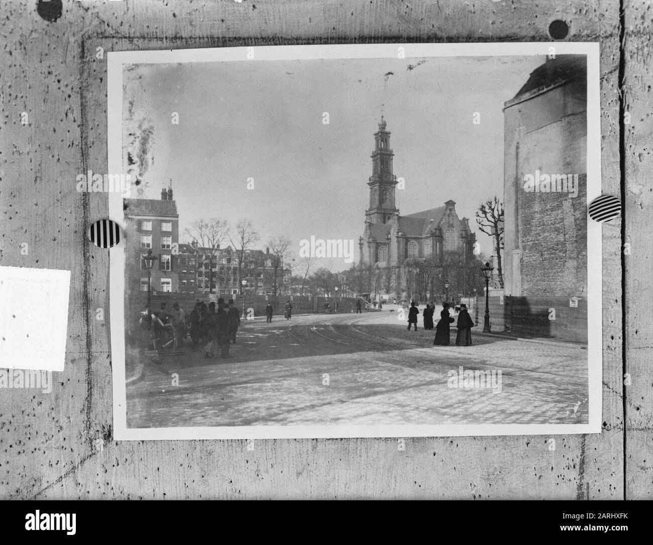 Westertoren met oude omgeving Date: 8 February 1950 Institution name ...