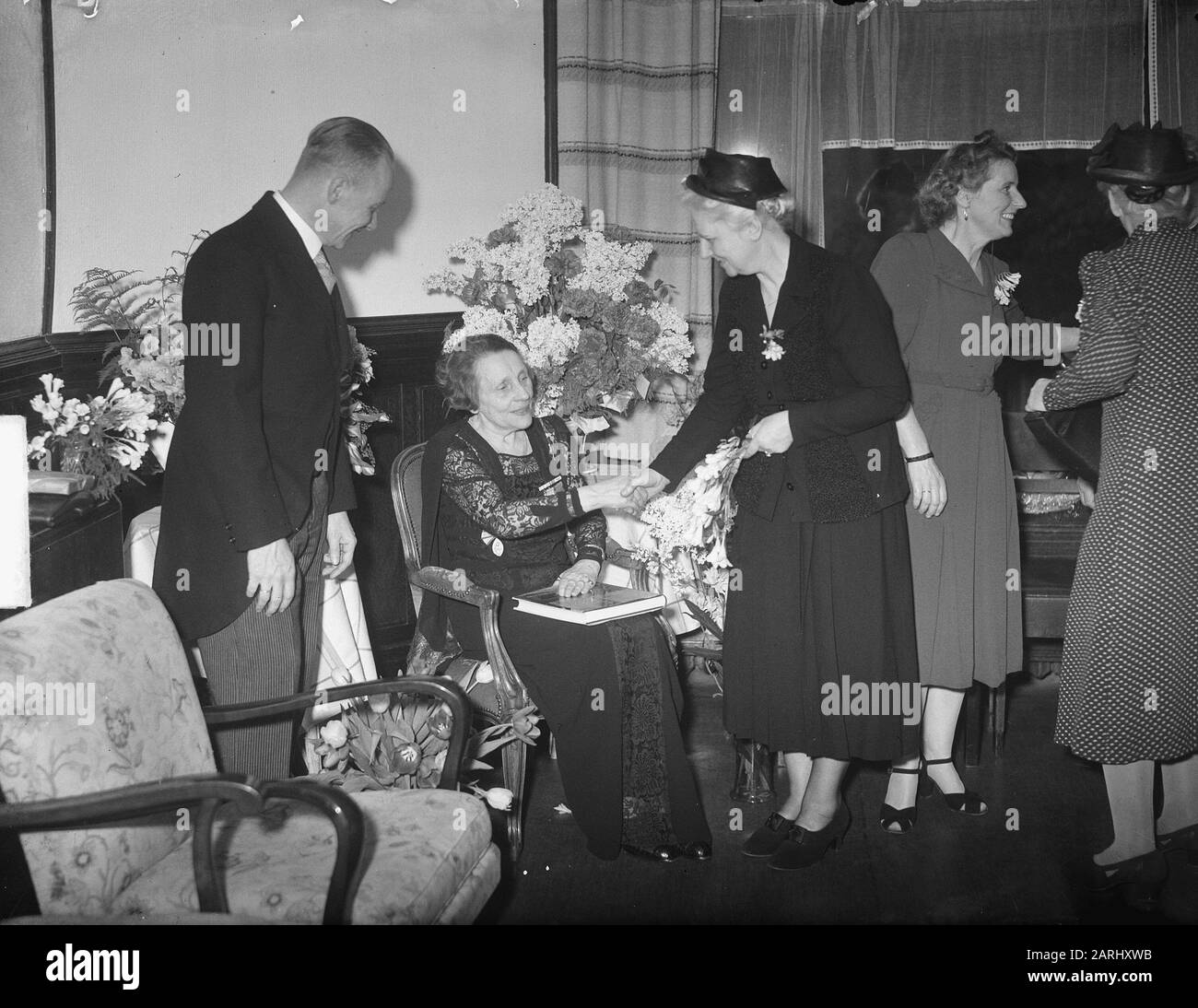 Sister schipper 75 years hi-res stock photography and images - Alamy