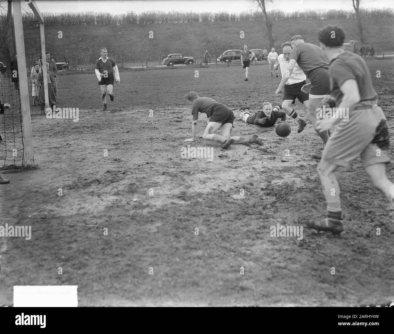 Athletes recovery moment hi-res stock photography and images - Alamy