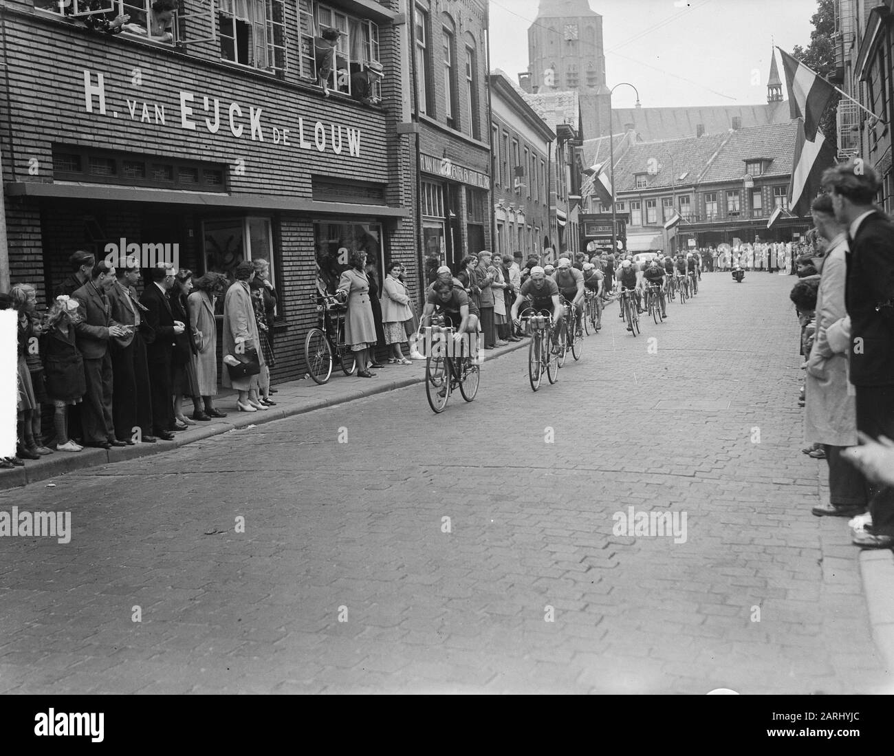 Tour of the Netherlands, 4th stage, peleton in Boxtel Date: 27 May 1950 ...