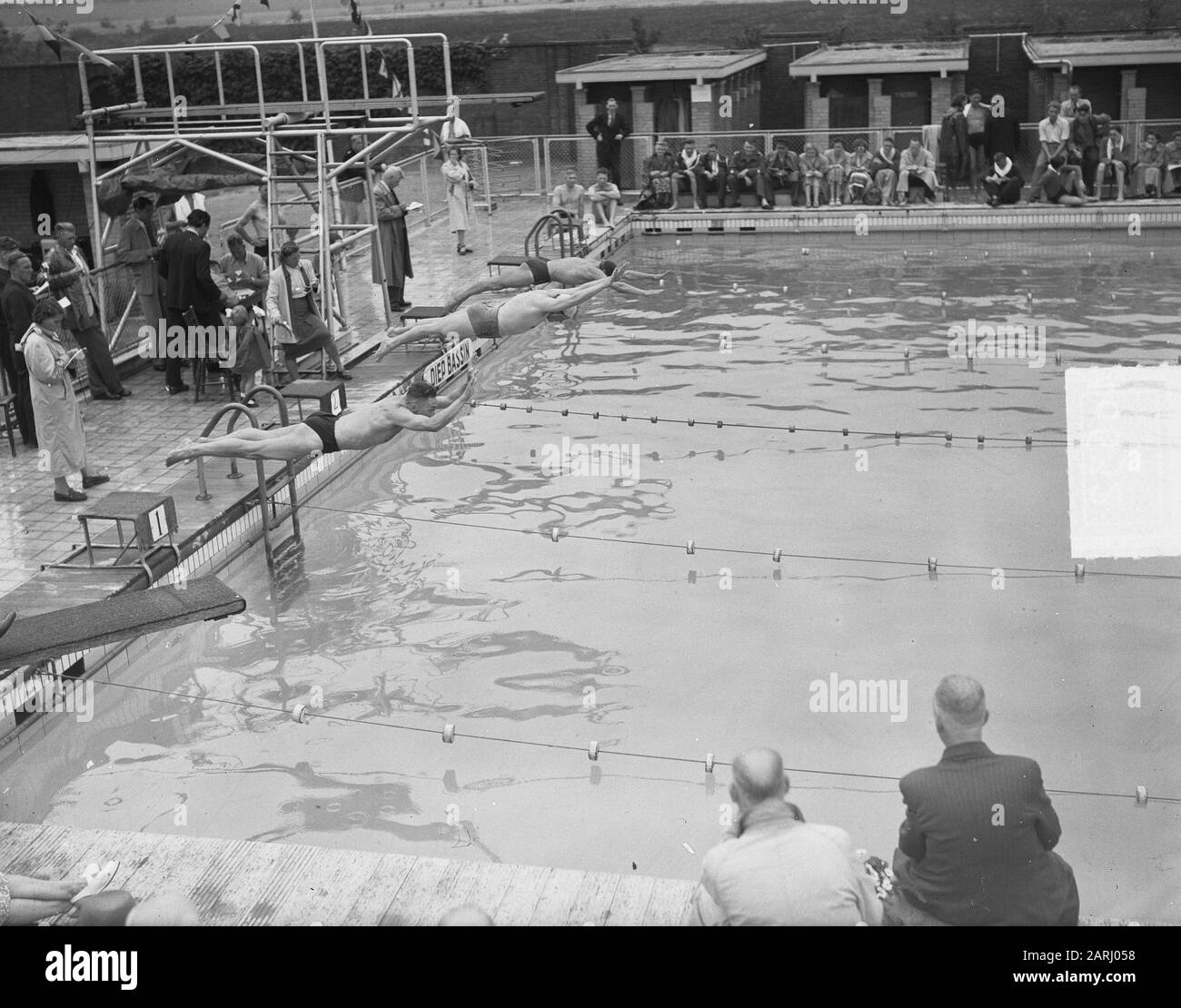 Diving training Black and White Stock Photos & Images - Alamy