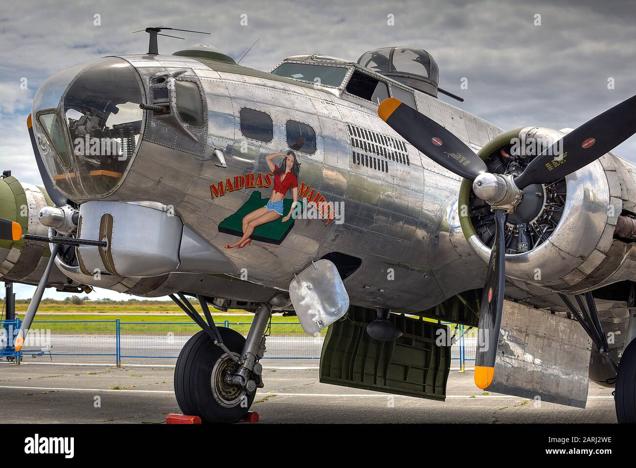 Boeing b 17 flying fortress bombers hi-res stock photography and images ...