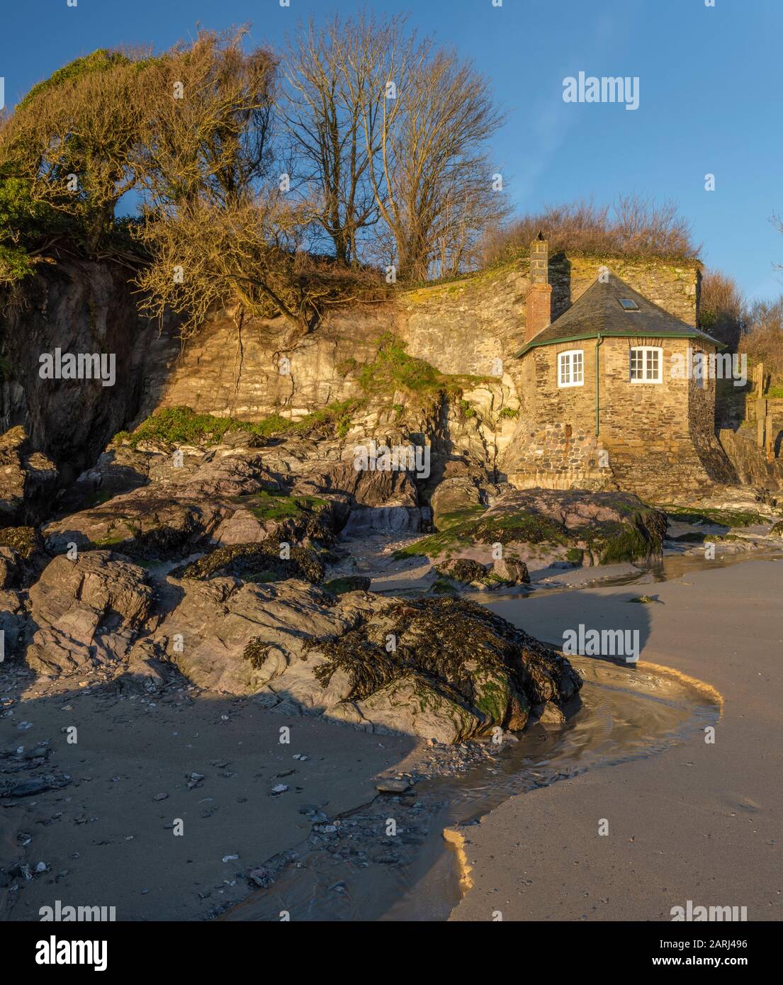 Old coastguard house on Mothecombe beach Stock Photo - Alamy