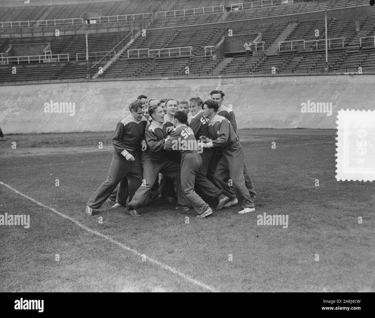 Finnish team trains in Olympic Stadium Date: 26 October 1951 Keywords ...